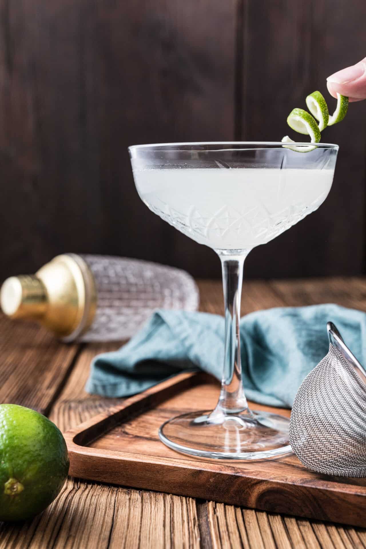 Gimlet Recipe (Classic Cocktail!) - Twist and Toast